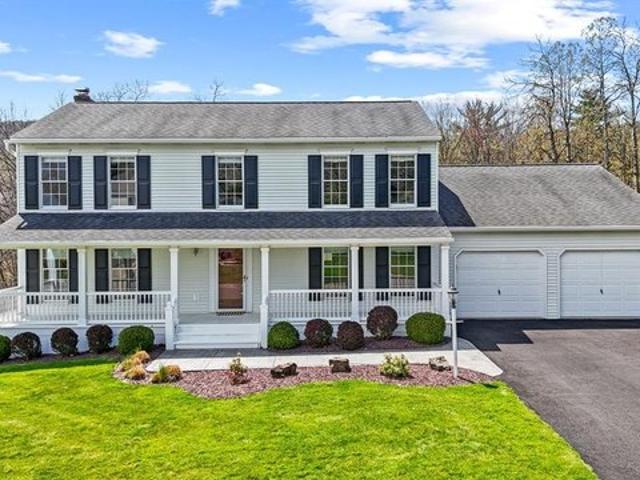 1324 Cameron Ln, Vestal, NY 13850
