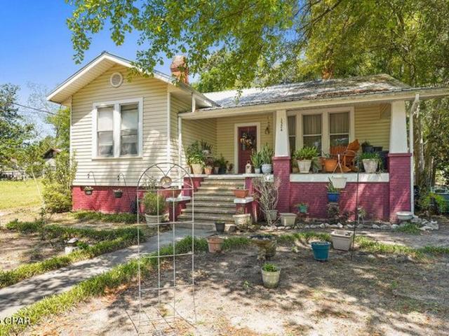 1324 Coggin Ave, Chipley, FL 32428