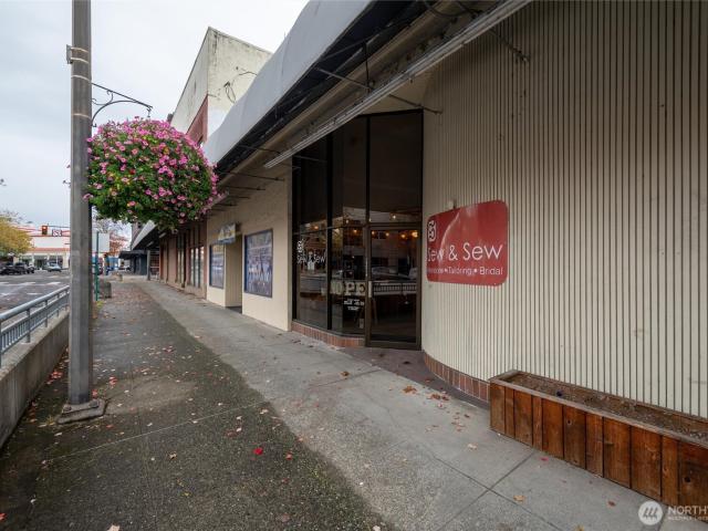 1324 Commercial Street # 1