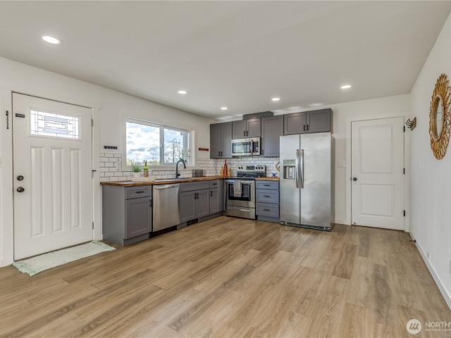 1324 E Fairbanks Street