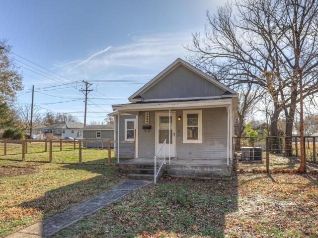 1324 E Hill Street