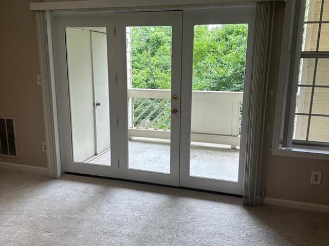 1324 D Garden Wall Circle # 306
