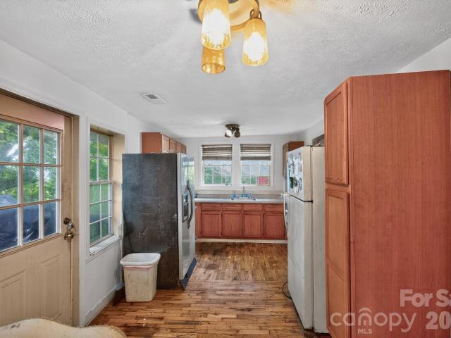 1324 Low Gap Road