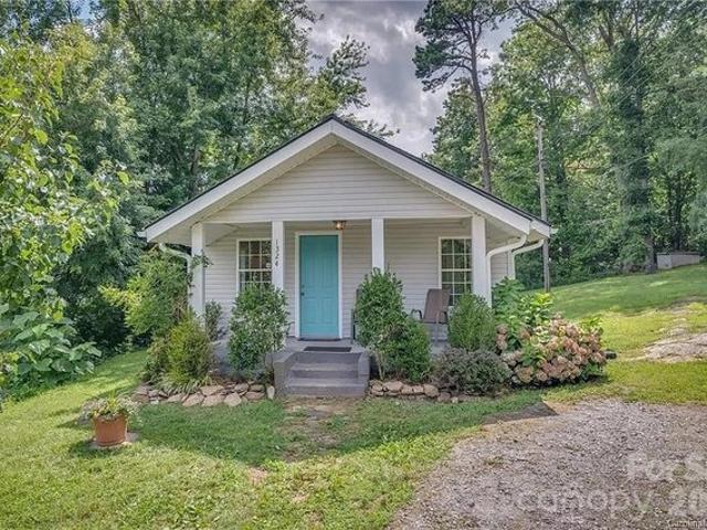1324 Low Gap Rd, Hendersonville, NC 28792
