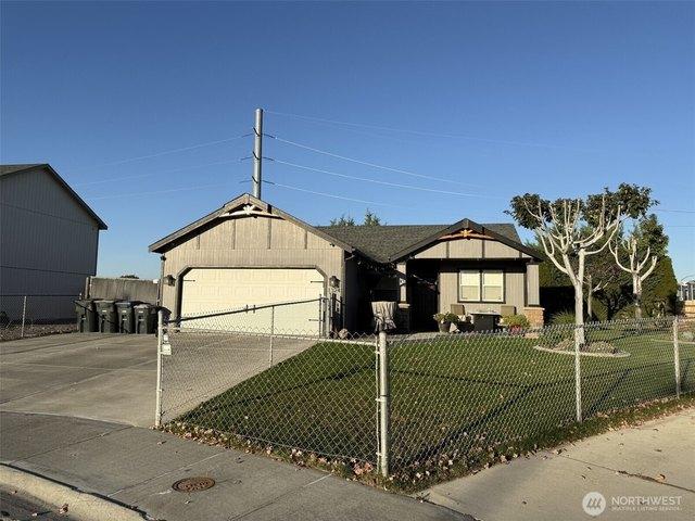 1324 S Cougar Dr, Moses Lake, WA 98837