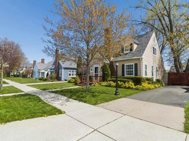 1324 22nd St, Port Huron, MI 48060
