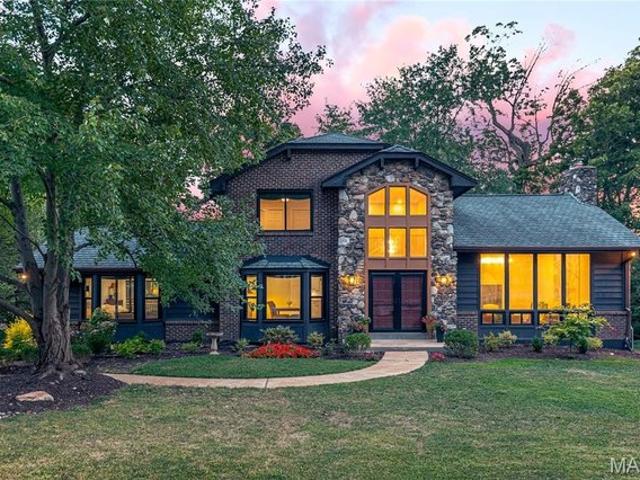 13250 Pinetree Lake Dr, Town and Country, MO 63017
