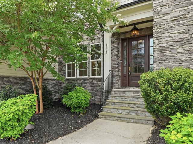 1325 Mackinaw Drive