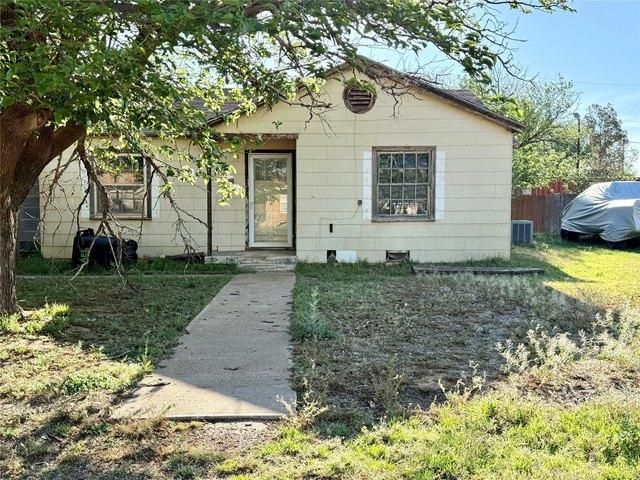 1325 Marr St, Aspermont, TX 79502
