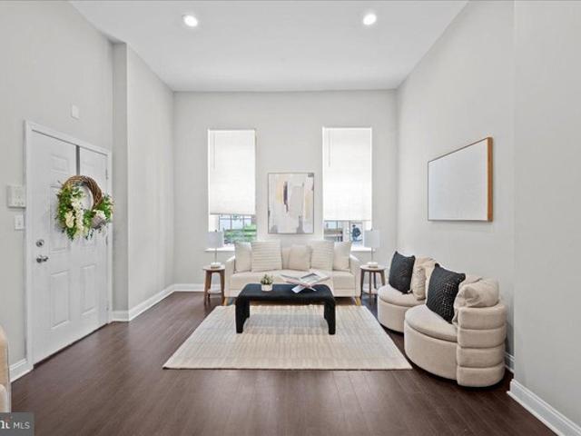 1325 N Franklin St, Philadelphia, PA 19122