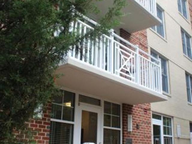 1325 N Pierce St #102 Arlington, VA 22209