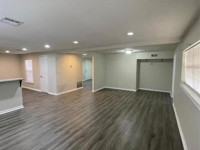 1325 Acorn Lane