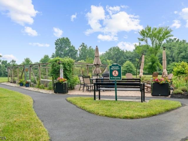 1325 Berry Farm Rd