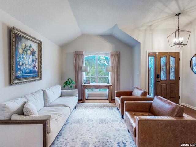 1325 Black Oak Dr