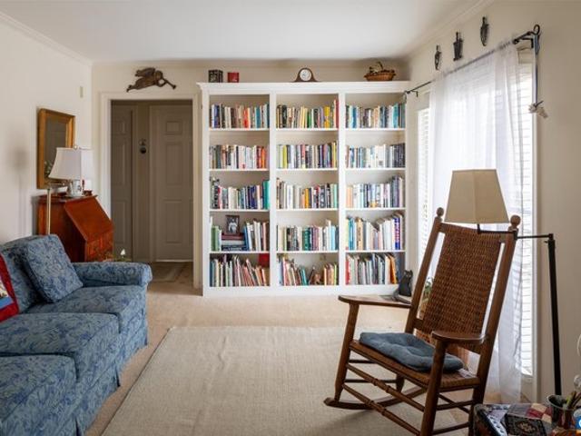 1325 Branchlands Dr Apt E, Charlottesville, VA 22901
