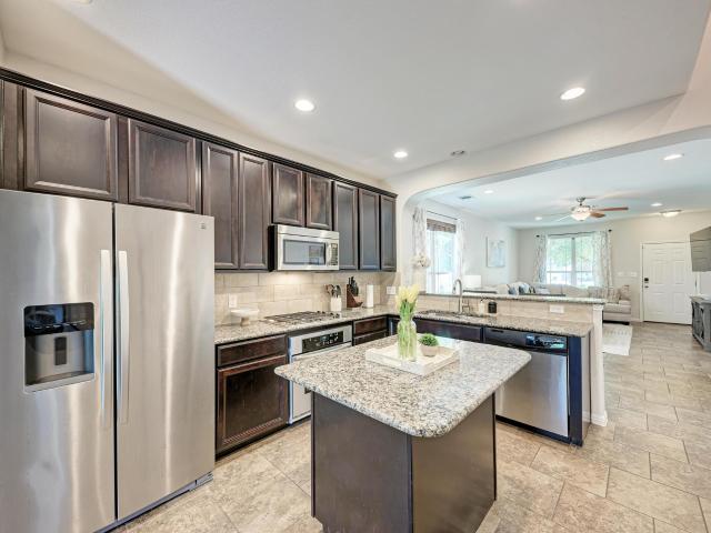 1325 Central Park Ct
