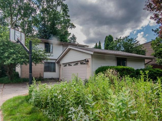 1325 Chartwell Carriage Way S, East Lansing, MI 48823