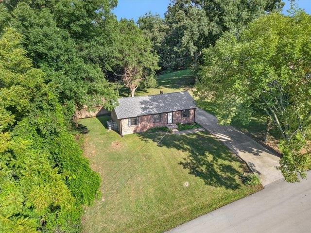 1325 Courtney Dr, Clarksville, TN 37042