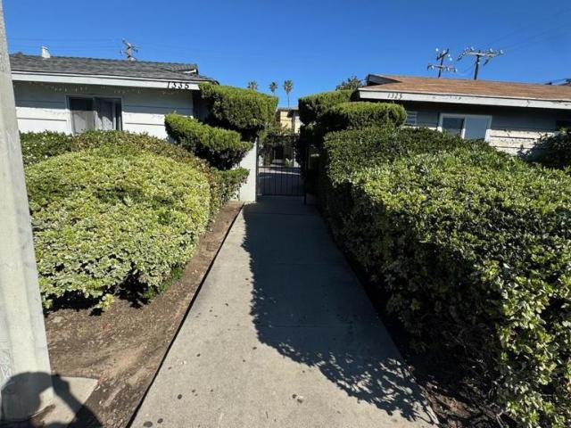1325 Devonshire Dr, Oxnard, CA 93030 | MLS #V1 34721VC | Compass
