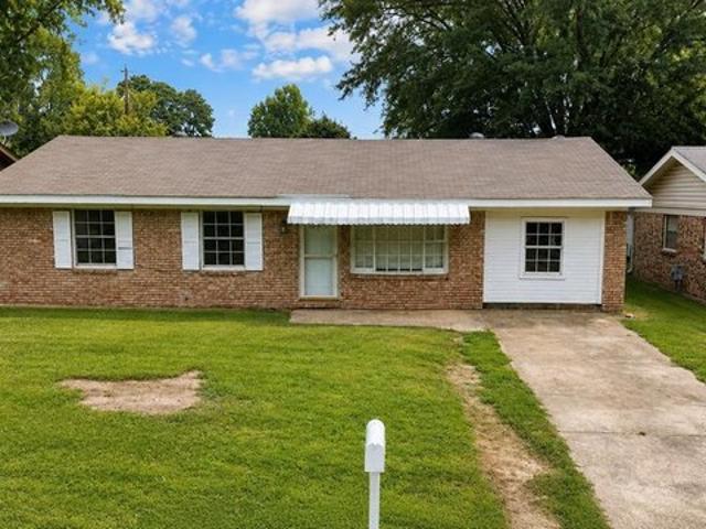 1325 E 30th St, Texarkana, AR 71854