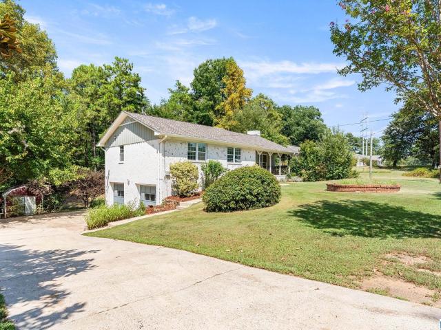 1325 Green Acres Trail