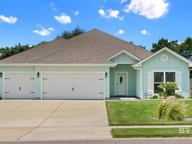 1325 Holland St, Gulf Shores, AL 36542