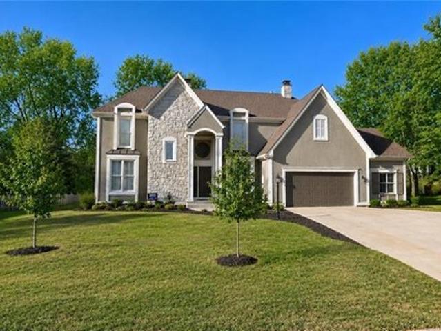 1325 Inverness Dr, Lawrence, KS 66049