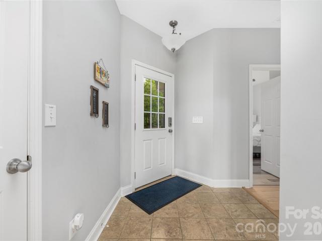 1325 Lytton Lane