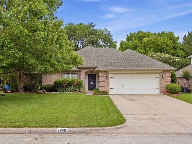 1325 Rio Grande Dr, Benbrook, TX 76126