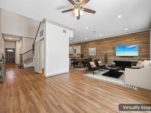 1325 Summerset Ln, Burleson, TX 76028