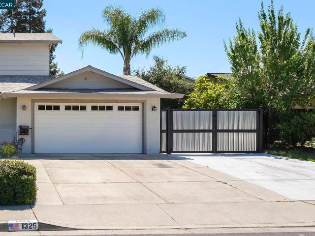 1325 Sumac Cir