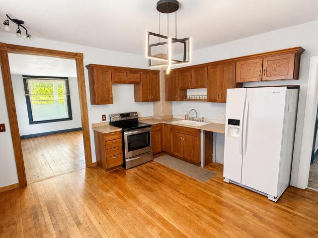 1325 S 11th St