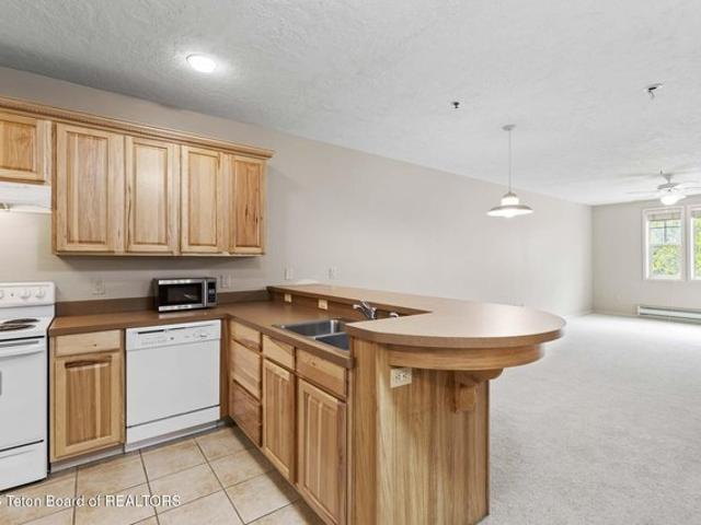 1325 S Highway 89 Apt 218, Jackson, WY 83001