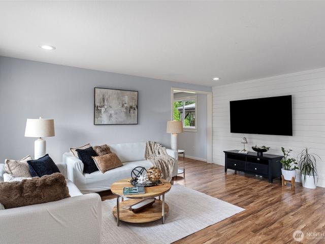 1325 th Street SW