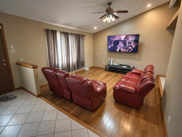 1325 W 75th Place