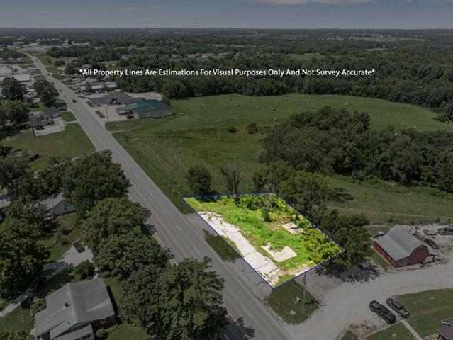 1325 W Ashley Rd, Boonville, MO 65233