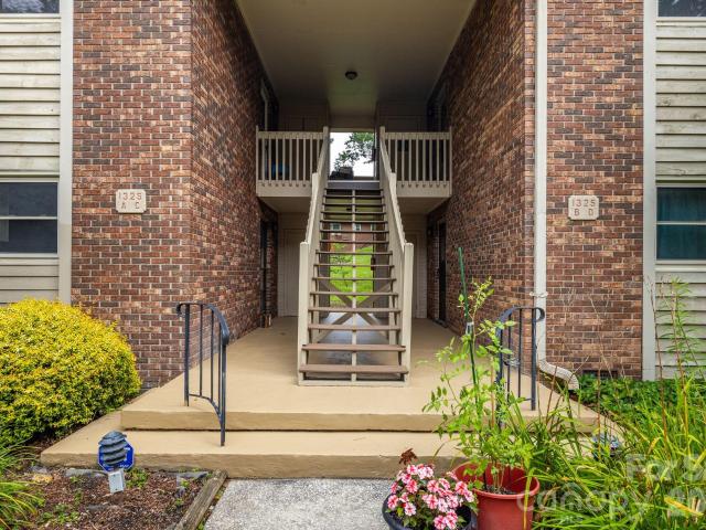 1325 4th Avenue W # C