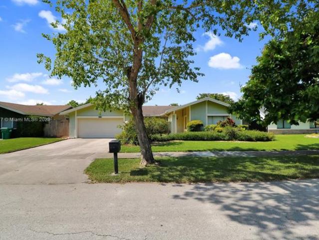 13261 100th Ter SW, Miami, FL 33186