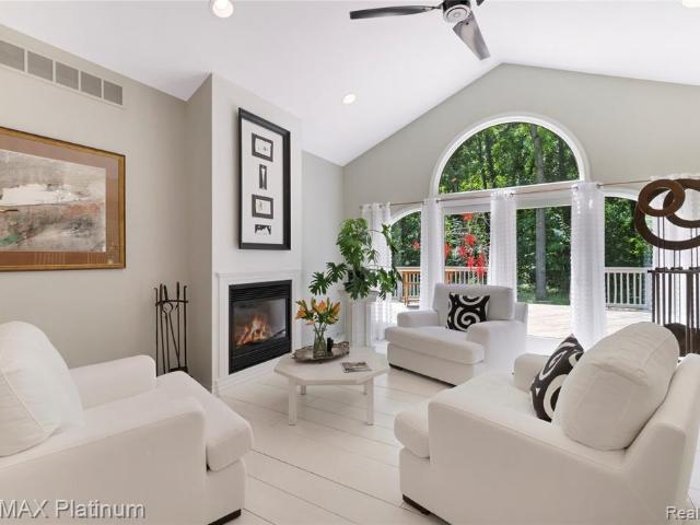 13268 Harborview Drive