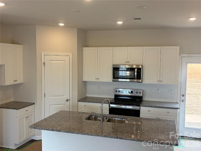 1326 Chiefs Lane