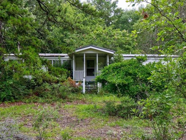 1326 Colie Branham Rd, Lugoff, SC 29078