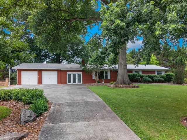 1326 Golf Course Rd, Newport, TN 37821