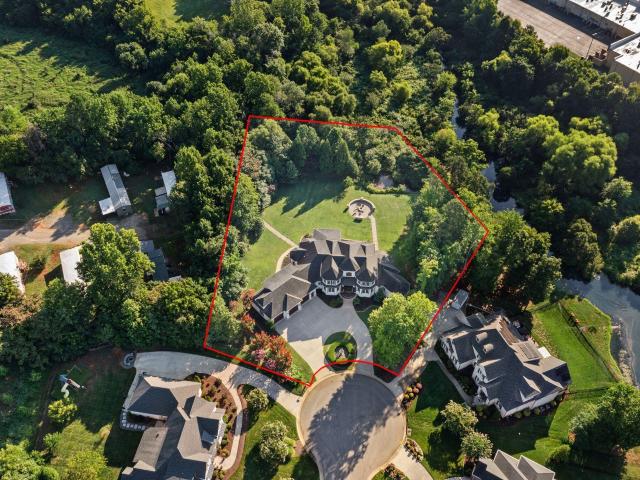 1326 Lochshire Drive