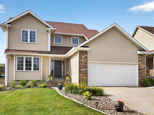 1326 Parkhill Dr, Norwalk, IA 50211