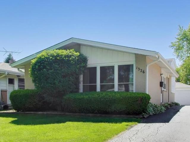 1326 S Dunton Ave, Arlington Heights, IL 60005