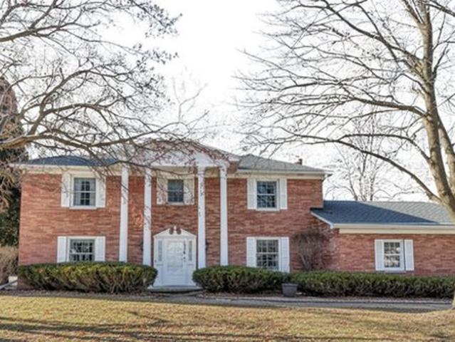 1326 S Summer Range Rd, De Pere, WI 54115