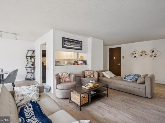 1326 Spruce Street # 903