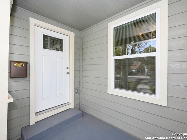 1326 W Lynwood
