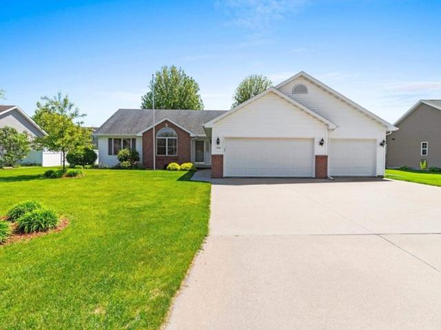 1326 Winter Wheat Dr, Neenah, WI 54956