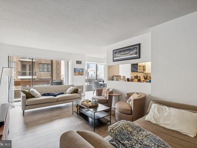 1326 42 Spruce St Unit 903, Philadelphia, PA 19107